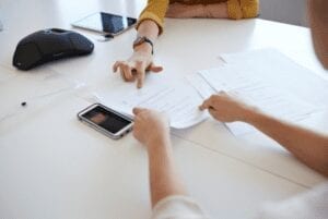 6 passos para regularizar empregada doméstica! - NOLAR